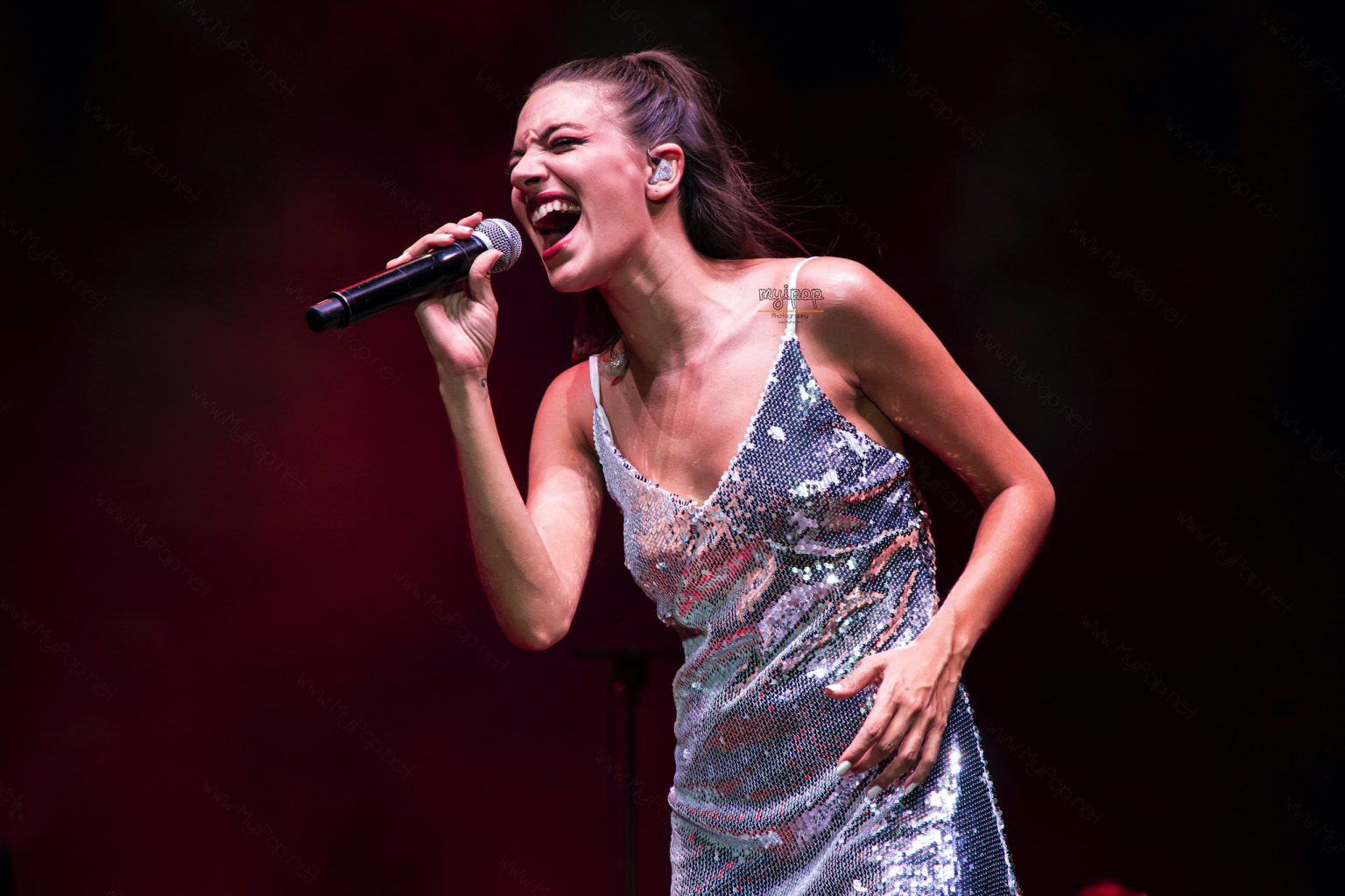 Ana Guerra pone banda sonora a "Explota Explota"
