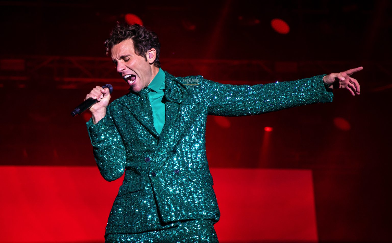 Mika publica su primer álbum en francés 'Que Ta Tête Fleurisse Toujours ...